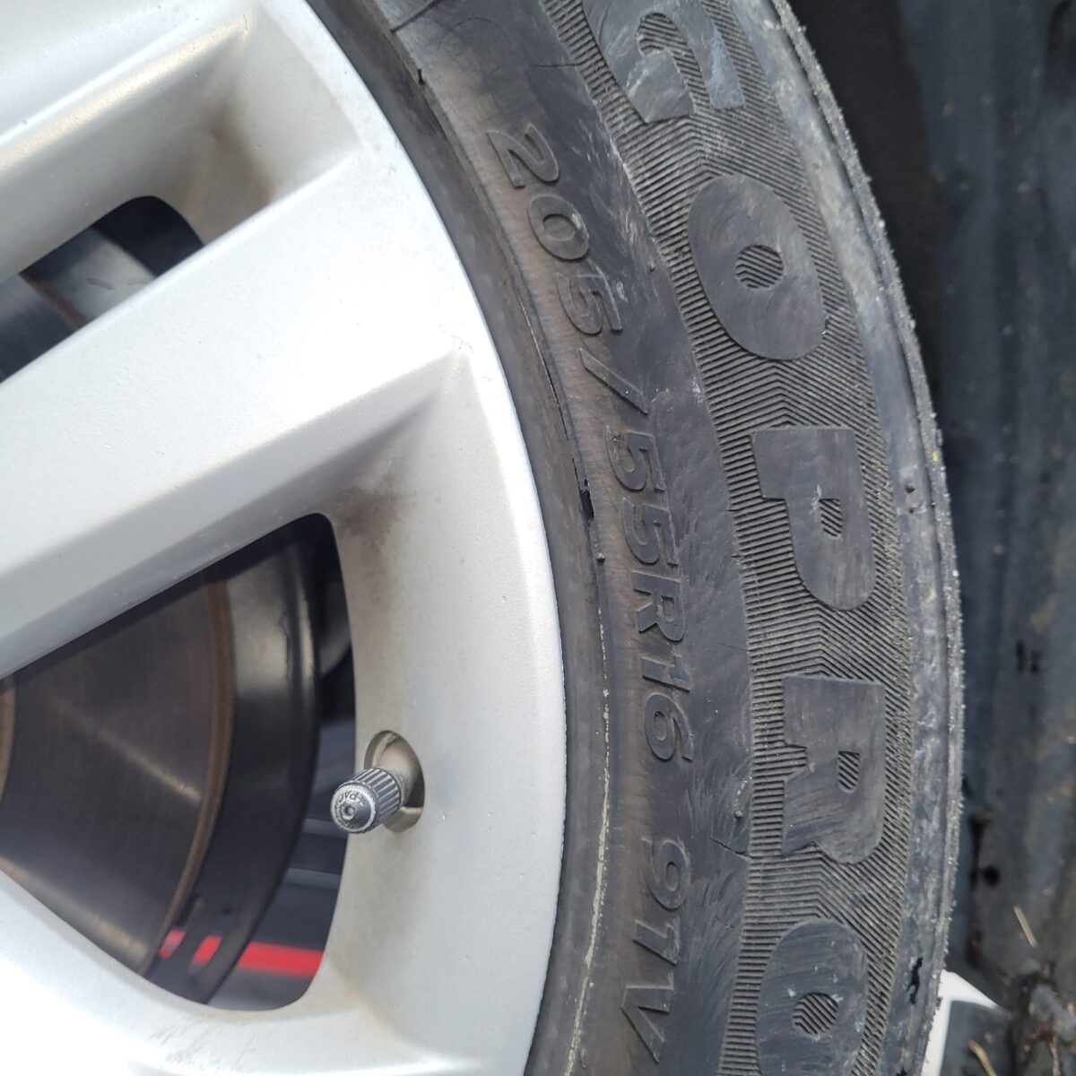 4 Tips for Checking Car Tyre Pressure | Grimmer Motors Hamilton